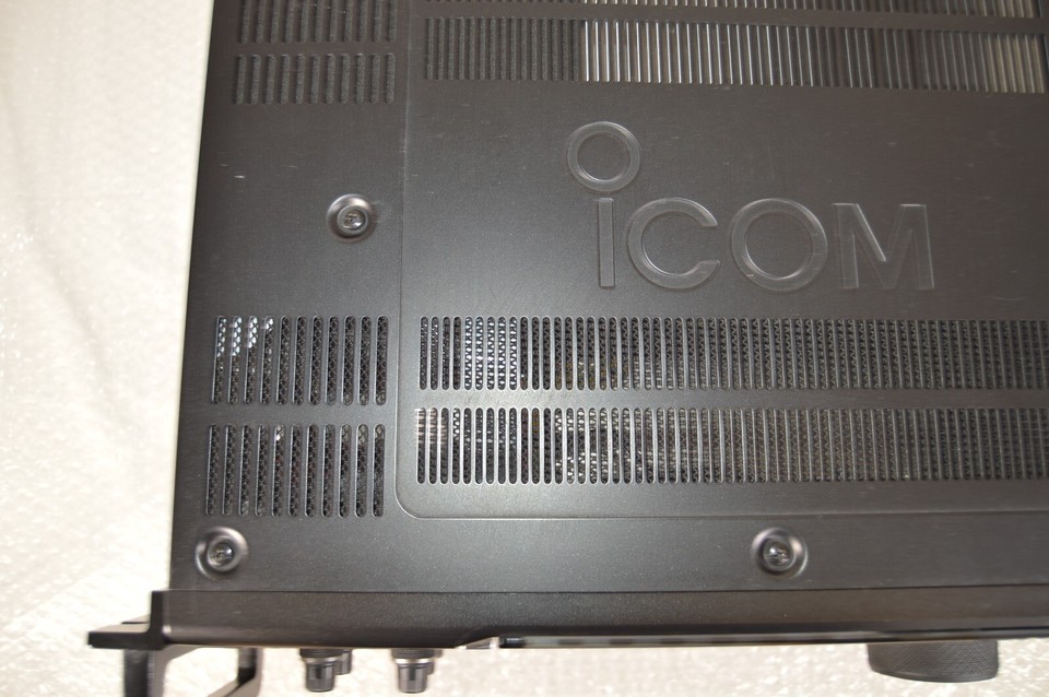 ICOM IC-7700 HF/50MHz All Mode Ham Radio Transceiver 200W Tested W ...