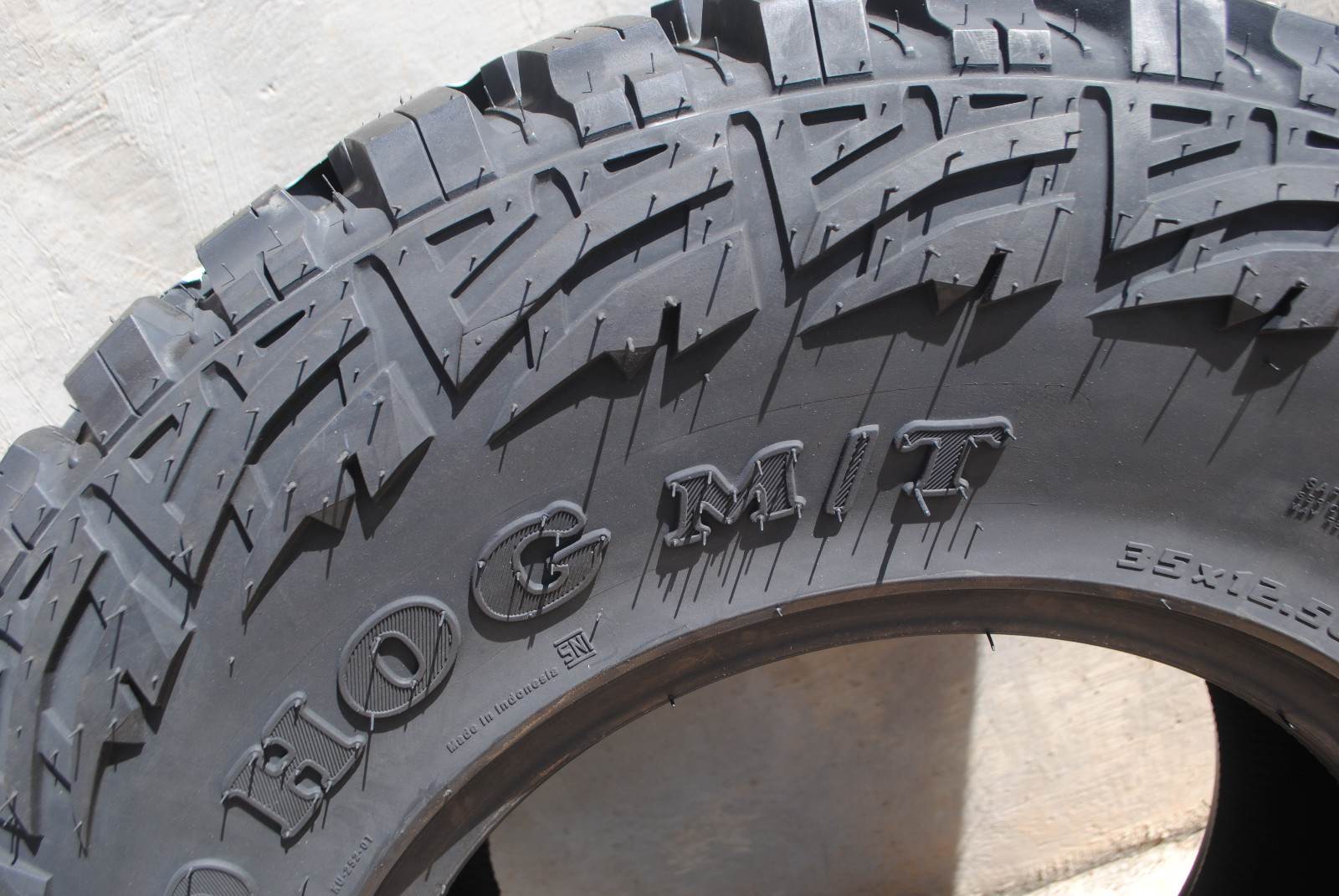1 NEW 35x10 50R15 Kanati Mud Hog M T Mud Tires MT 35 10 50 15 R15 6 Ply 1 NEW 35x10 50R15 Kanati Mud Hog M T Mud Tires MT 35 10 50 15 R15 6 Ply