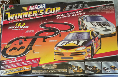 VTG NASCAR WINNERS CUP #9583 HO SLOT CARS AND STICKERS ONLY IN GOOD ...