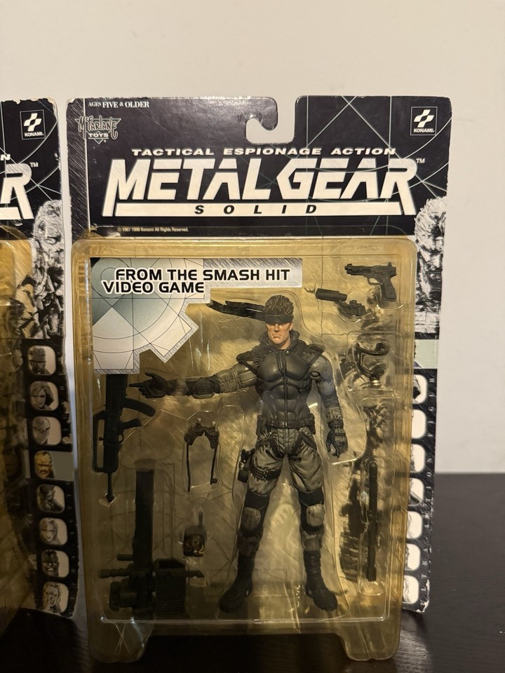 Metal Gear Solid McFarlane Toys Solid Snake & Revolver Ocelot Figure ...