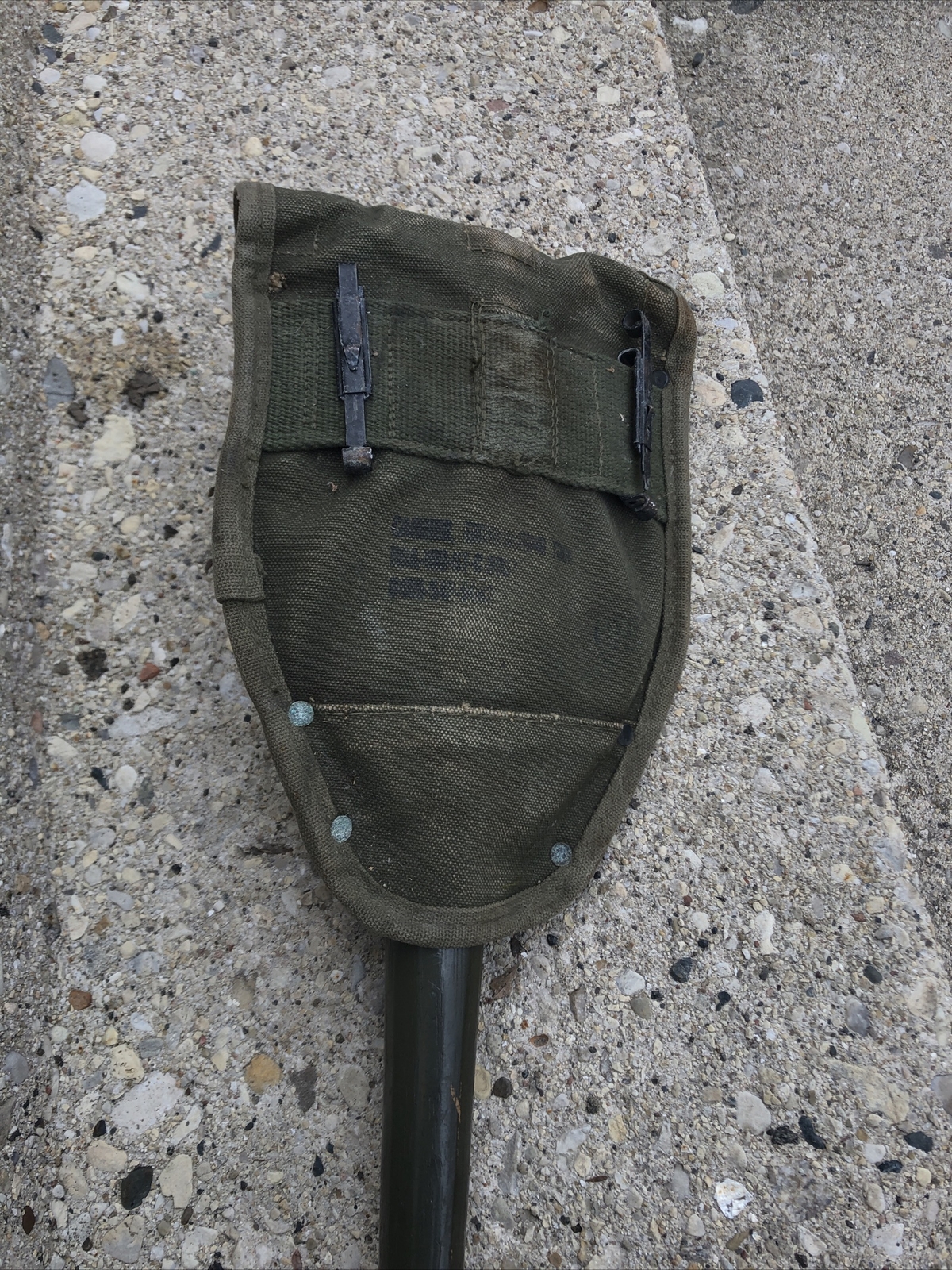 Viet nam war SHOVEL e tool with pick 1967 dated us military orig USGI ...