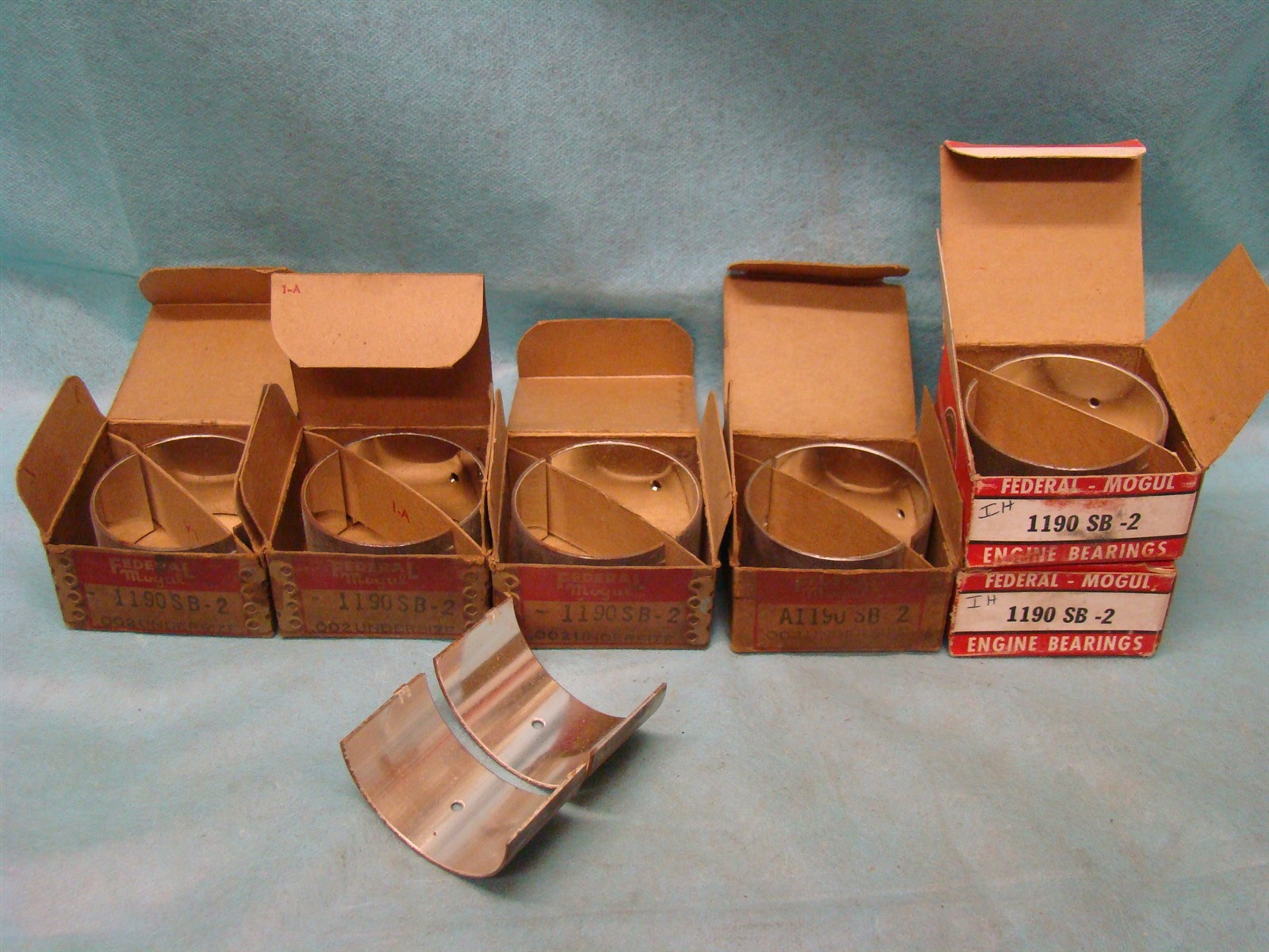 International IHC 223 241 259 FAB FAC B3 C35 D40 Rod Bearing Set 002 ...