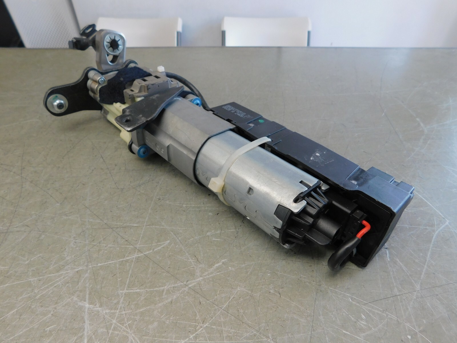 09 - 16 Audi Q5 8R Rear Left LH Driver Side Hatch Lift Gate Motor OEM ...