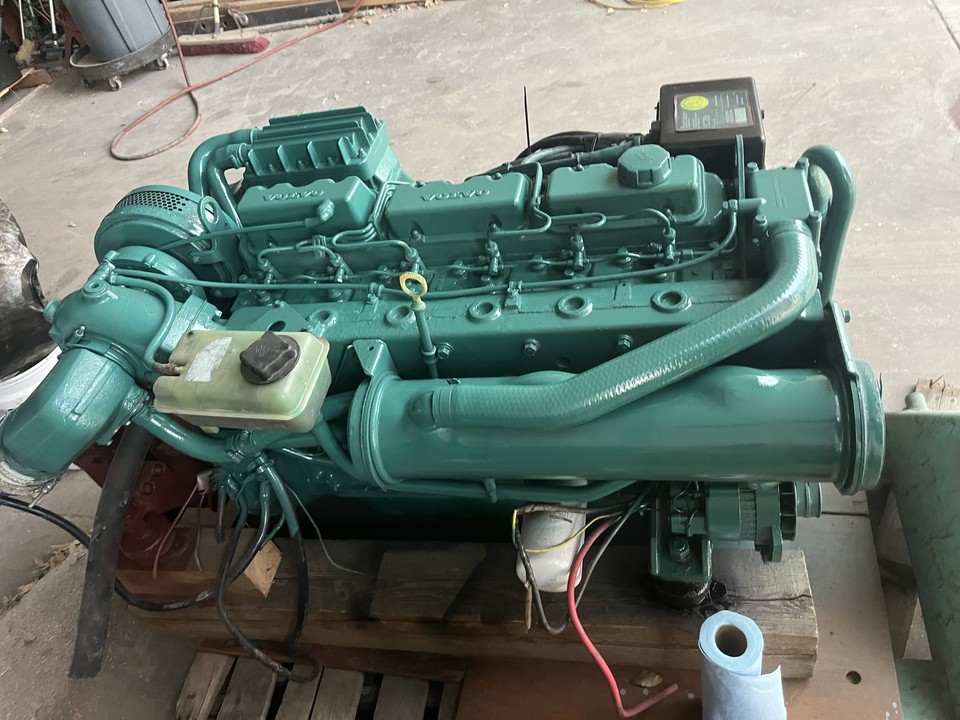 Volvo Penta TAMD41d , 200 HP Marine Diesel Engine - with v drives PAIR ...