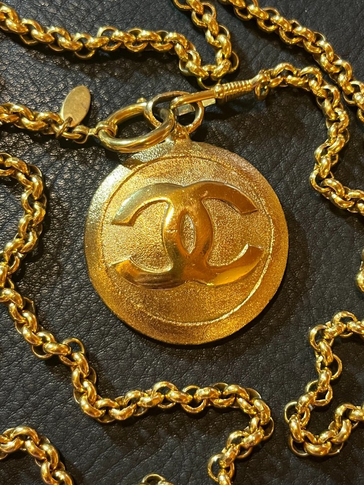 CHANEL CC Logo Pendant Necklace Gold Tone GP Mirror Auth Coco Mark CC F ...
