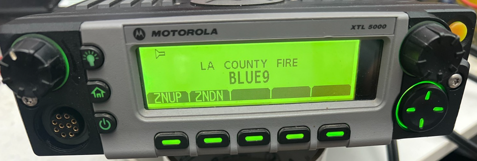 Motorola XTL5000 UHF Police LAPD channels P25 mobile Radio AES256 GMRS ...