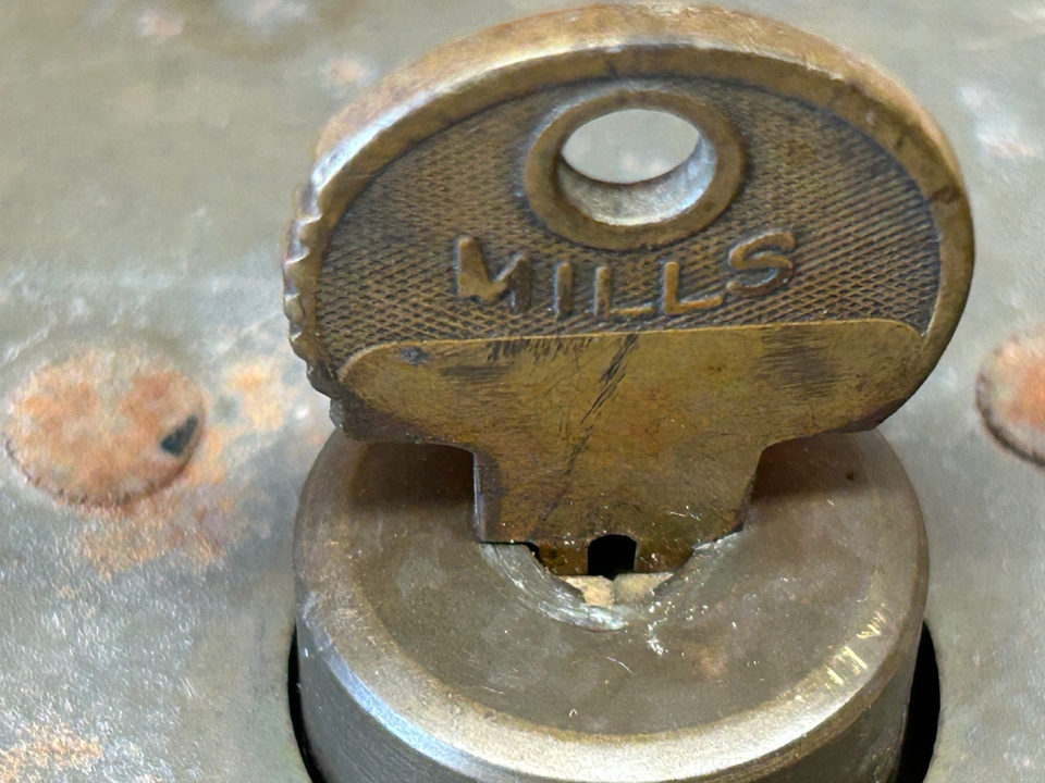 MILLS CASH BOX DOOR LOCK ASSEMBLY WITH MILLS LOCK AND KEY | eBay