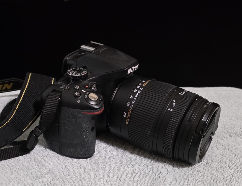 Nikon D5200 DSLR Camera 24.1MP w/ Sigma DC 18-250mm Lens and More ...