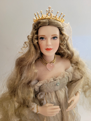 The Franklin Mint Arthurian Legend Collection 16" GUINEVERE Heirloom ...