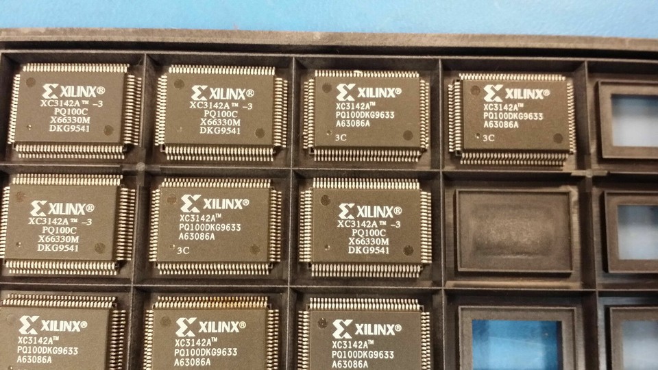 (2 PCS) XC3142A-3PQ100C XILINX FPGA, 144 CLBS, 2000 GATES, 270MHz ...