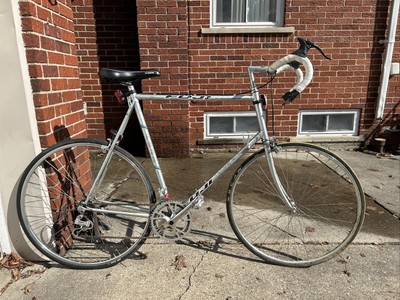 Vintage Bicycles - Vintage Fuji - Nelo's Cycles