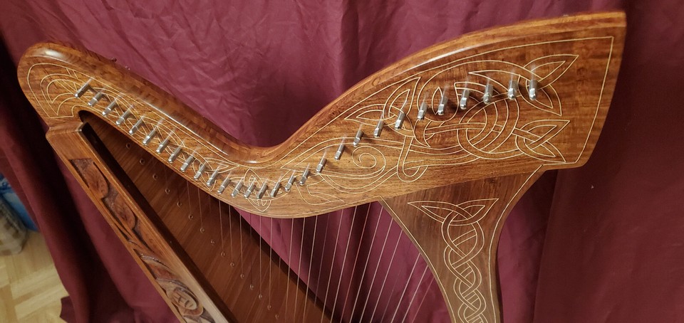 Celtic Minstrel Lever Harp 29 Strings Used w/ Carry Bag, Strings, Key ...