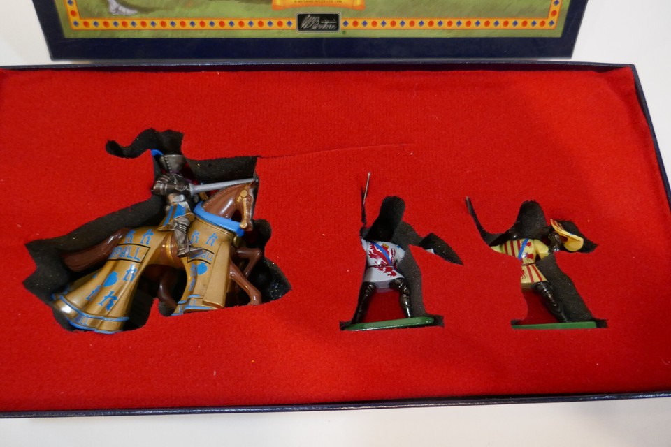 Britains Tournament Knights Mounted Knight Sword, 2 Foot Soldiers ...