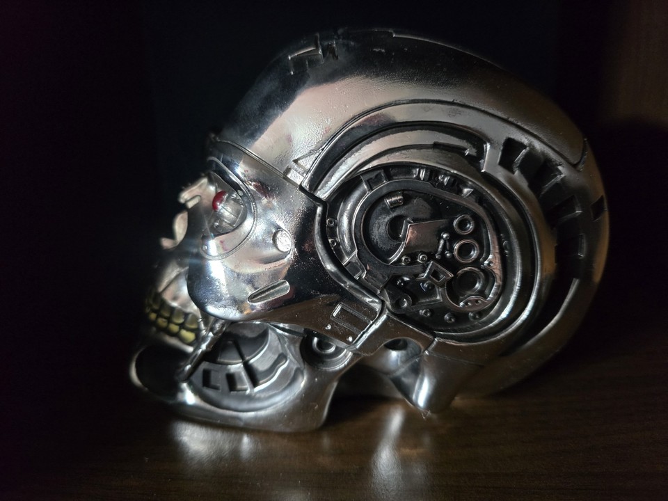 Nemesis Now Terminator T-800 Endoskeleton Skull Replica Chrome Trinket ...