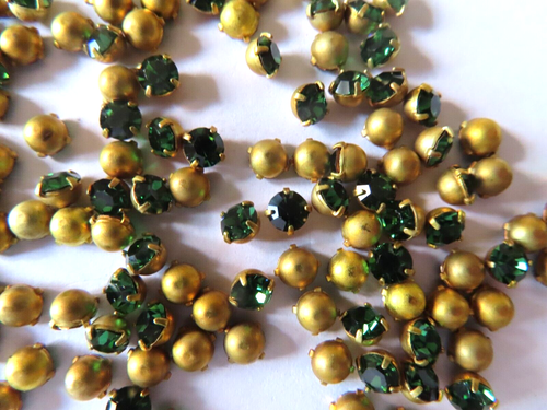 144 Swarovski Rhinestones 32pp Green Turmaline/Brass settings. | eBay