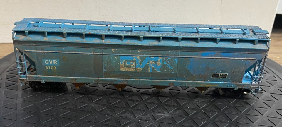 Ho Scale 4 Bay Covered Hopper Weathered GVR 3103 | eBay