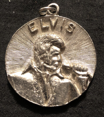 ELVIS PRESLEY King of Rock 1935-1977 Silver-Colored Necklace Medallion ...