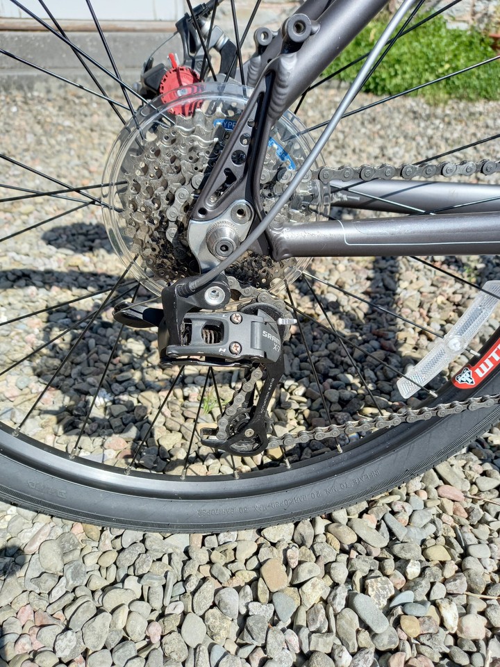 Dahon Matrix 2010 26" w folding bike 17" frame 24 SRAM gears AVID disc ...