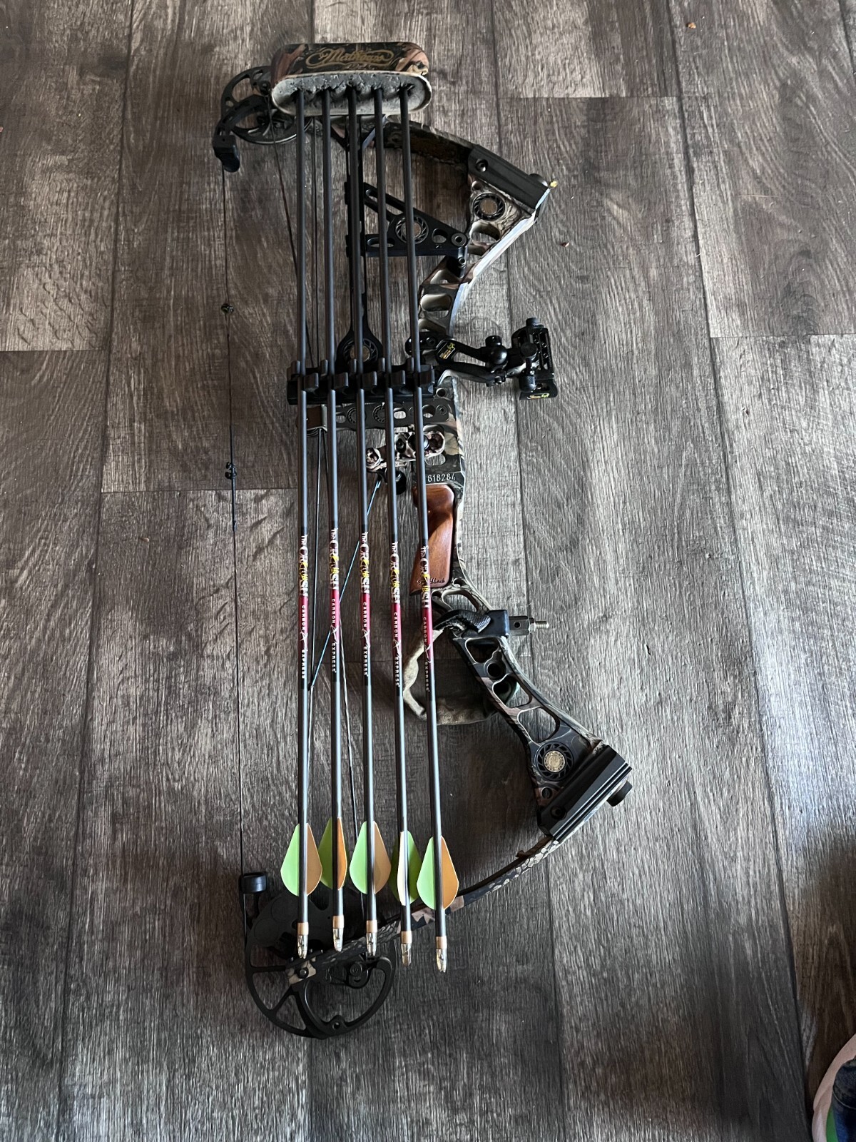 Matthews Switchback RH Compound Bow With Accessories. 29" Draw 70lb. | eBay
