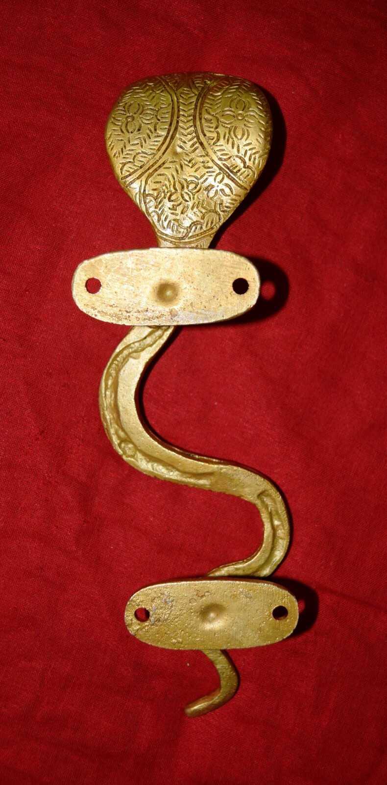 Brass Golden Finish Viper Snake Shape Door Handle Lounge Banquet door ...
