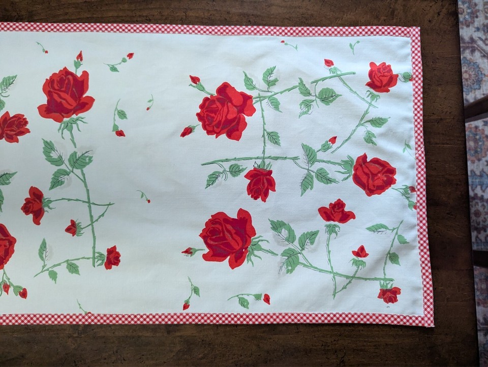 60.5"x 15.5"Lined TABLE RUNNER hm w/VTG-USA White TABLECLOTH w/RED ...