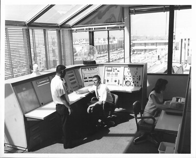 AEROSPACE CORP ADJOINING ANTENNA PENTHOUSE EL SEGUNDO 8" X 10" B/W ...