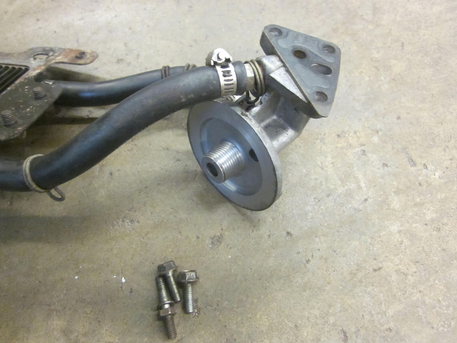 Briggs & Stratton Vanguard 23hp 23 HP Engine Oil Cooler Filter Adapter ...