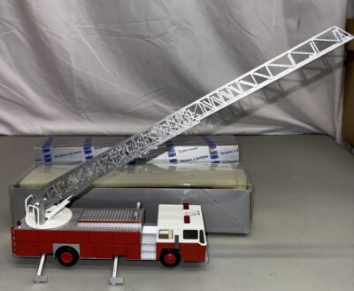 Conrad 5502 Aerial Hook Ladder Fire Truck Engine Collector Toy 1/50 W ...