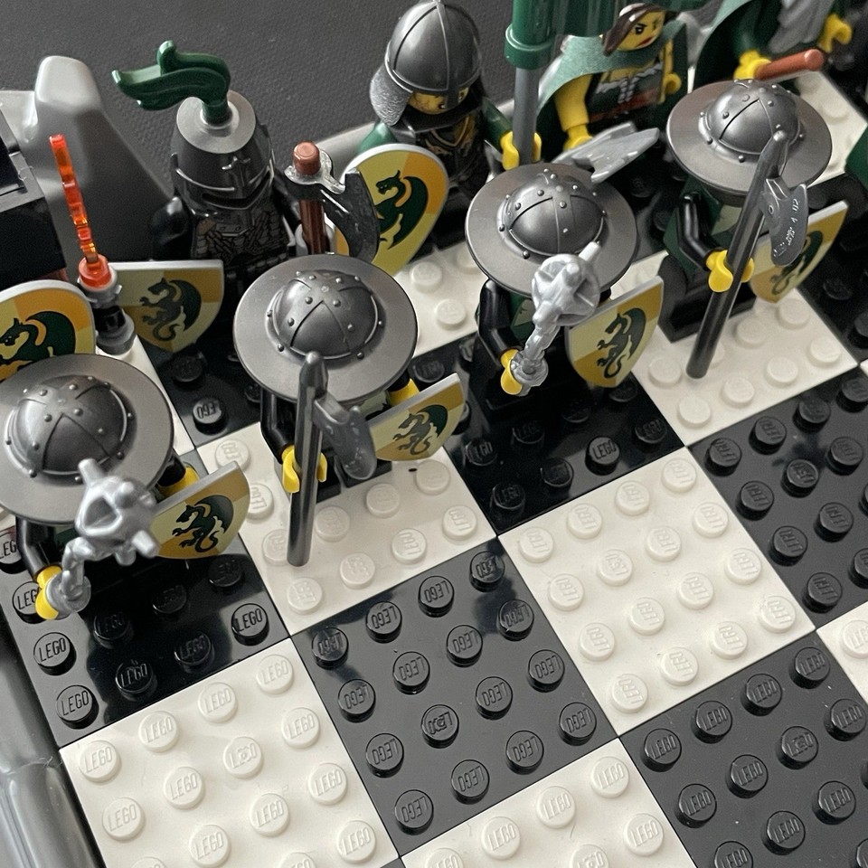 LEGO Kingdoms 853373 Chess Set | Boxed w/ Instructions + Mini Figures ...