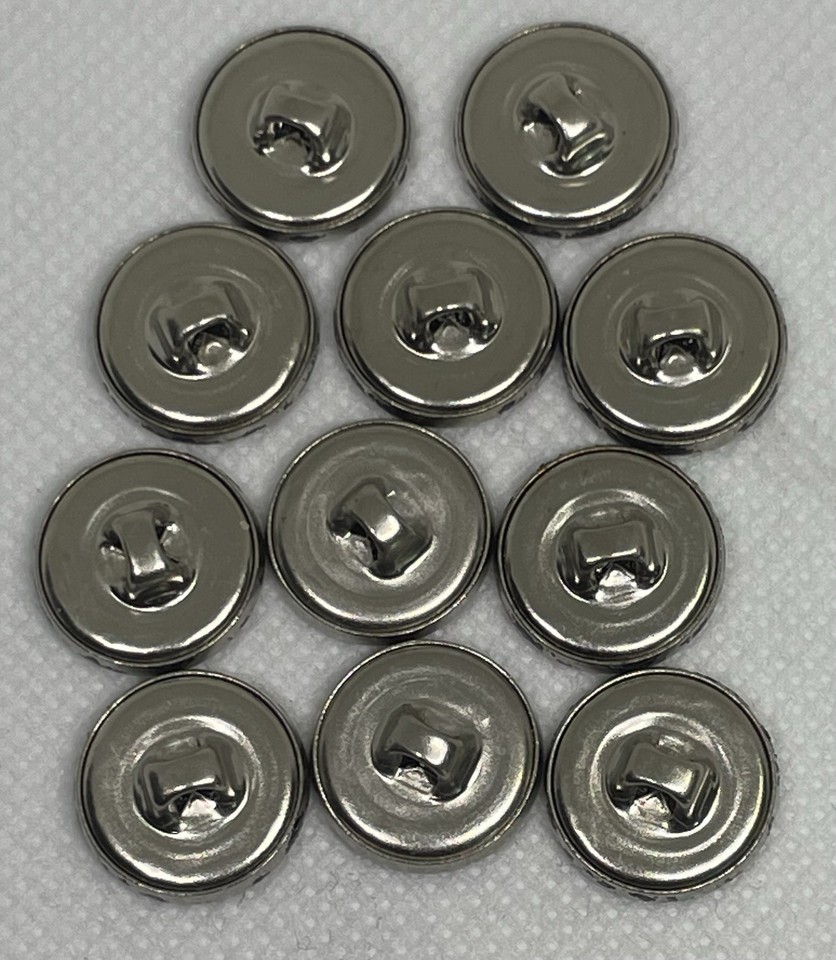 Silver Textured Knight Shied Hollow Metal Shank Round Buttons Lot M14 ...
