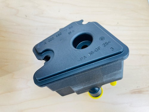 NEW Mercedes power steering reservoir / filter 0004602383 w211 w204 | eBay