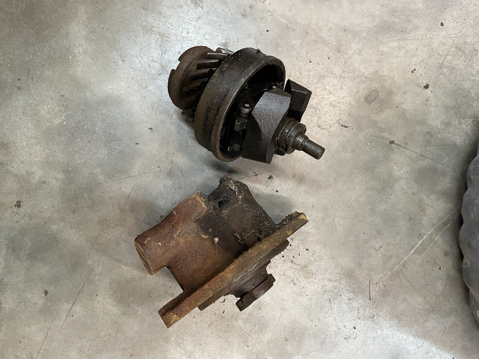 Farmall Cub Governor And Distributor Mount | eBay