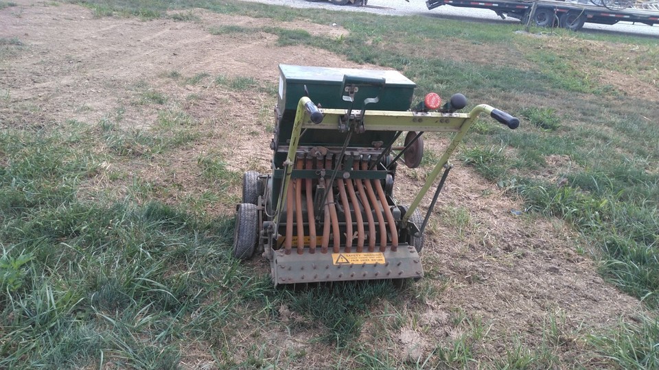 19" Grass Overseeder Landscaping Grass Machine | eBay