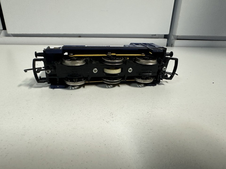 Hornby R2007 Class 08 Diesel Shunter No. 08523 – Mainline Blue OO Gauge ...