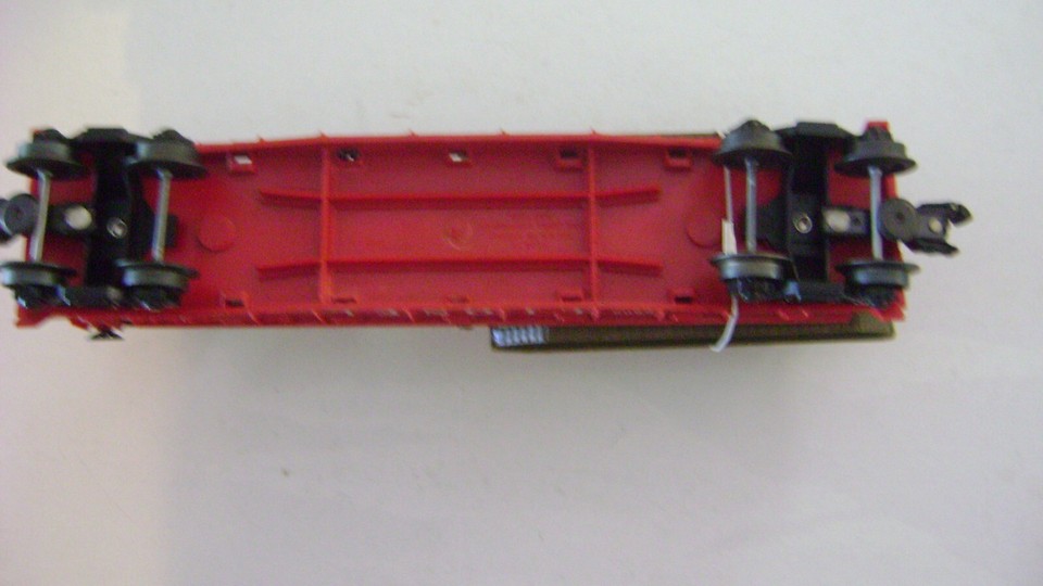 Lionel 6808 Military Flatcar-mint (6511-2 mold w/khaki pyro vehicles ...