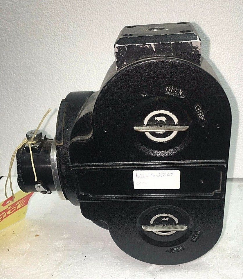 Bell & Howell 35mm Eyemo type WWII Camera Military Surplus Clean! | eBay