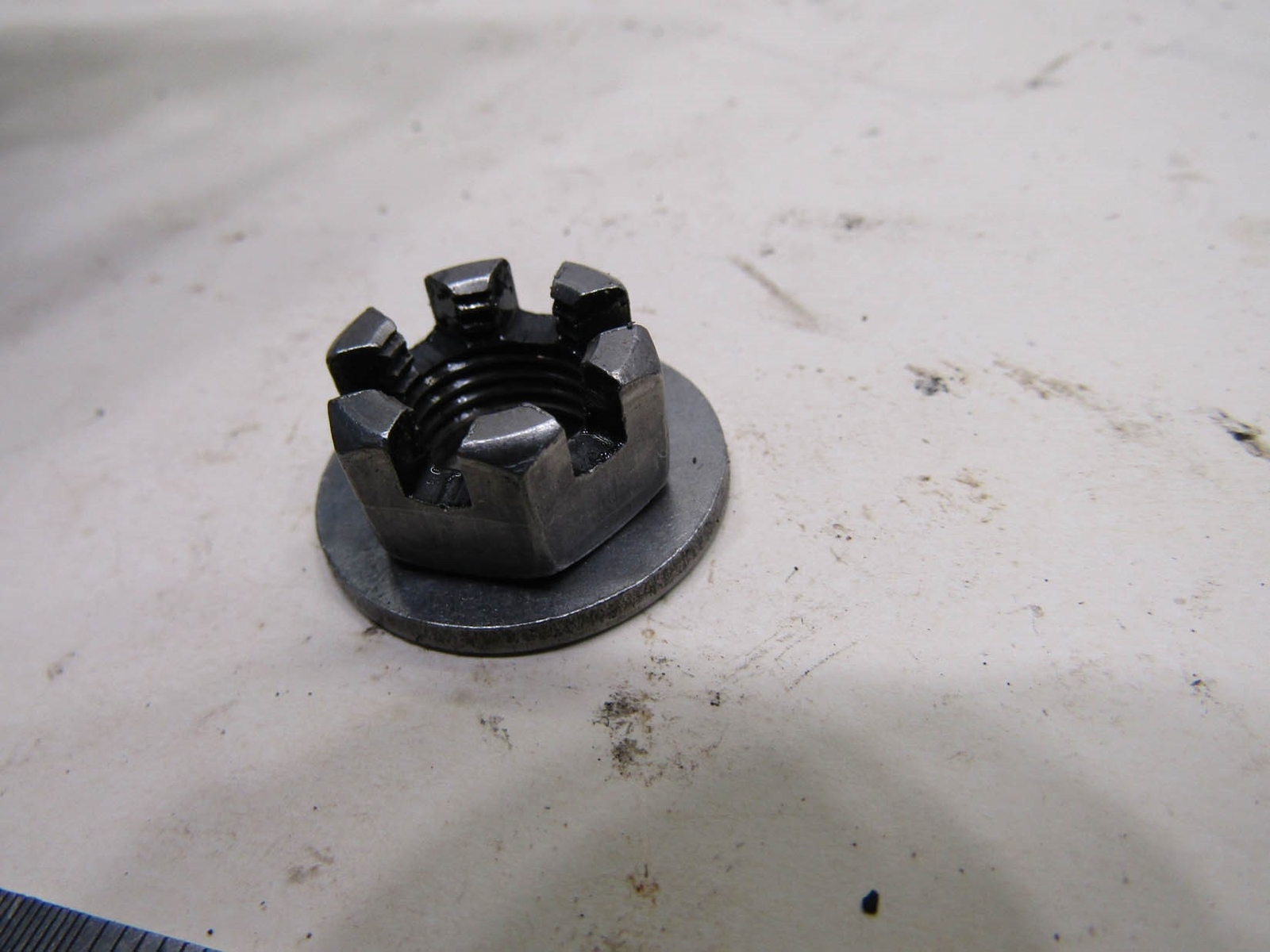 Nissan Patrol Y61 3.0 97-13 GR ZD30 rear diff lock actuator mount nut ...