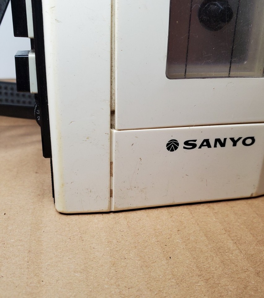 Vintage Sanyo M4430 Stereo Cassette Player w/ Case - FOR PARTS OR ...