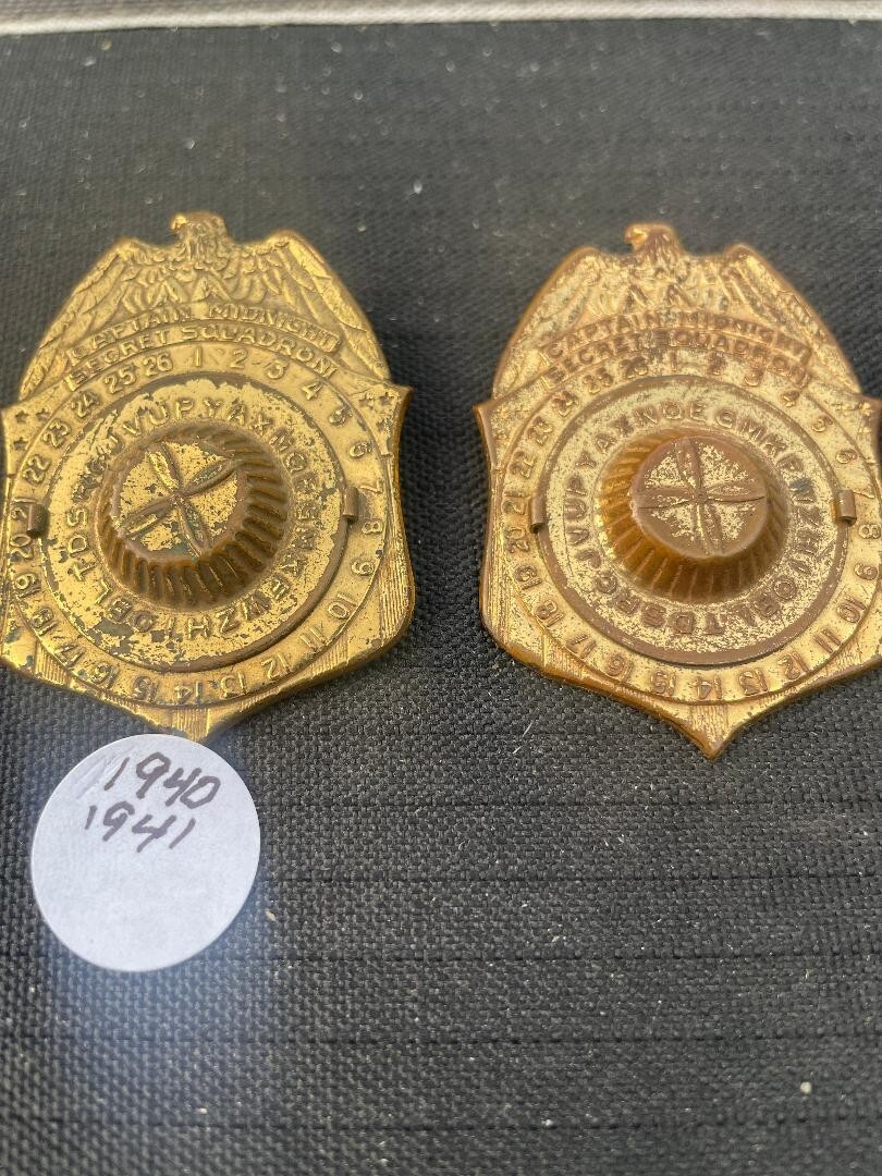 1941 Captain Midnight Secret Squadron Code Decoder Wheel Pin/Badge ...