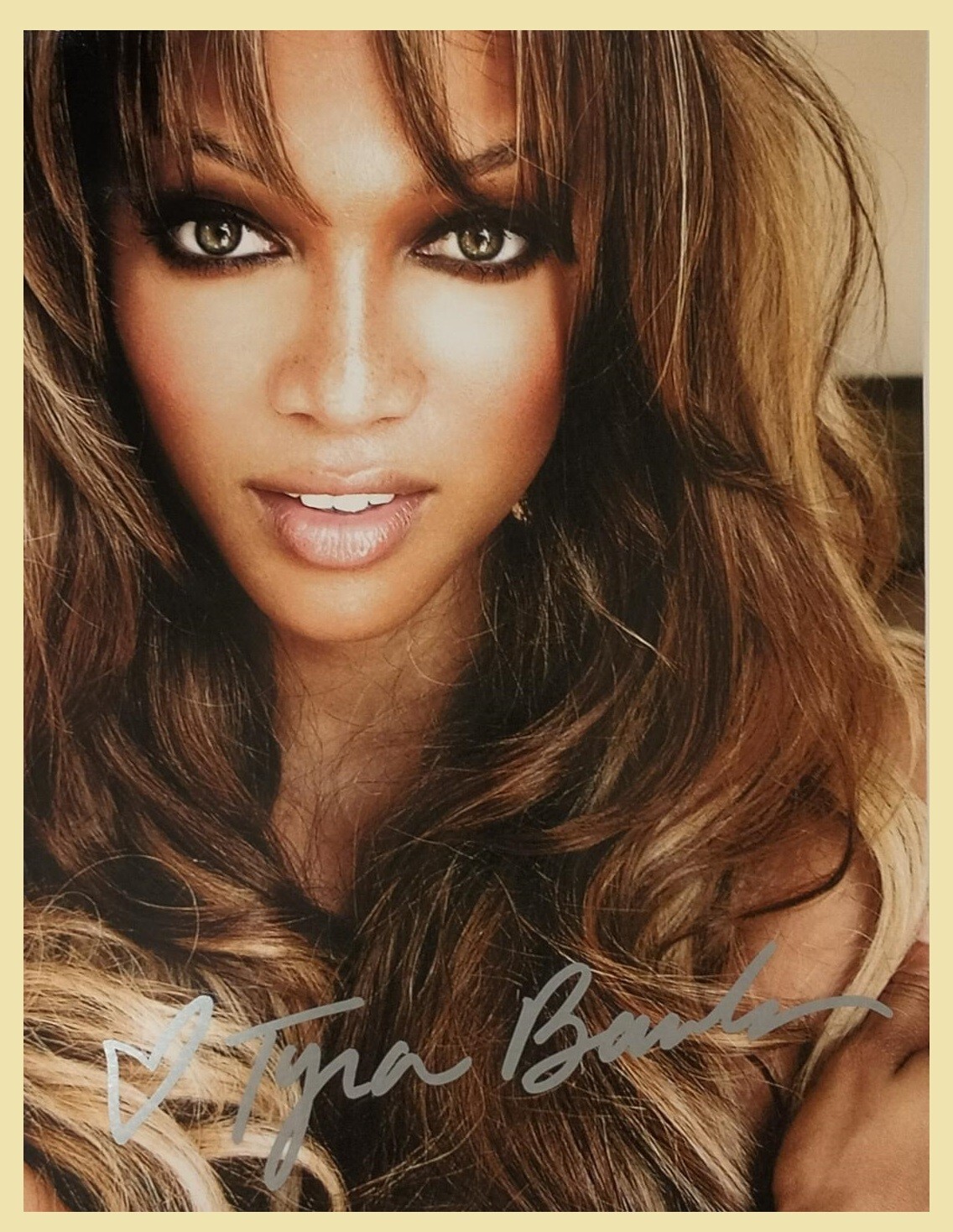 115. SIGNED 5"X7" COLOR PHOTO TYRA BANKS HOLLYWOOD ACTRESS, MODEL . | eBay