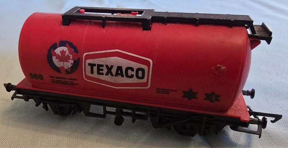 Hornby & Lima OO Gauge Tank Wagons Job Lot – Shell, Texaco, Total ...