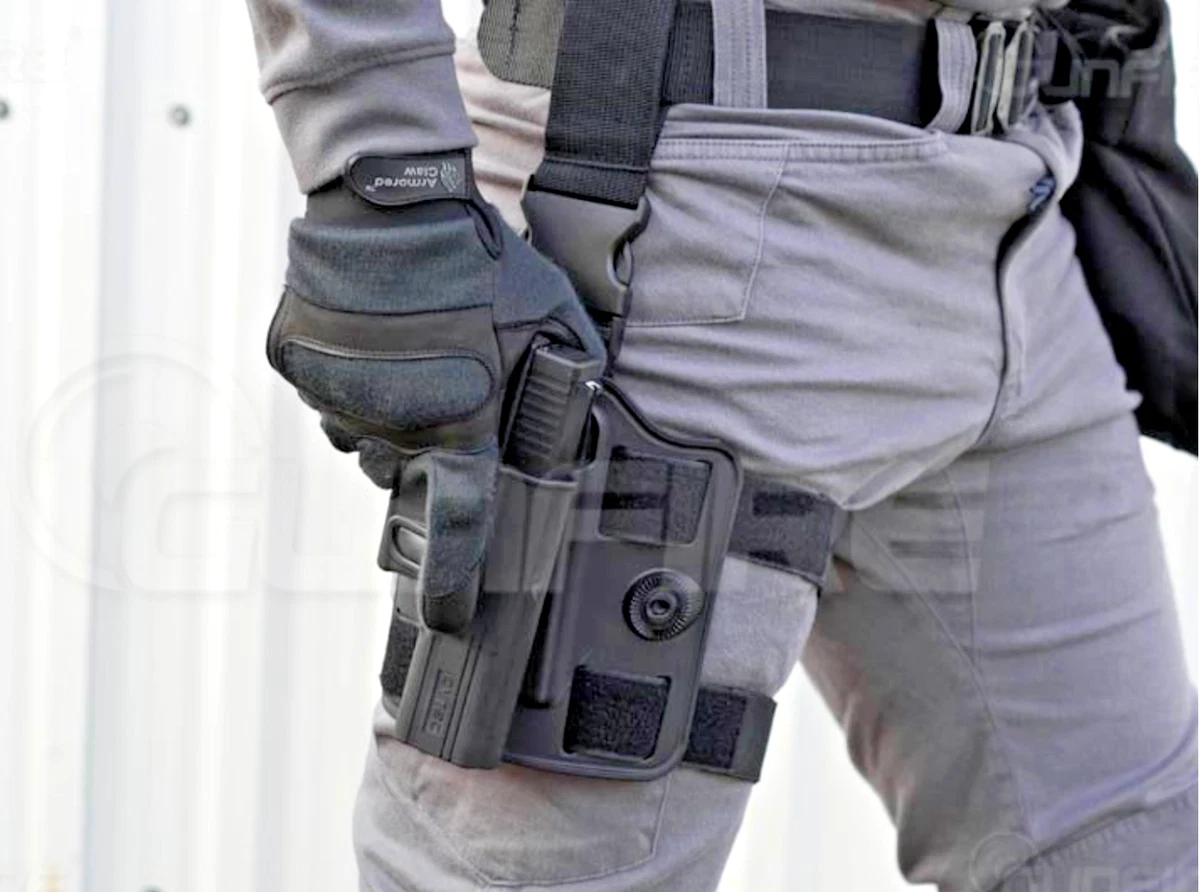 Glock 17 Leg Holster