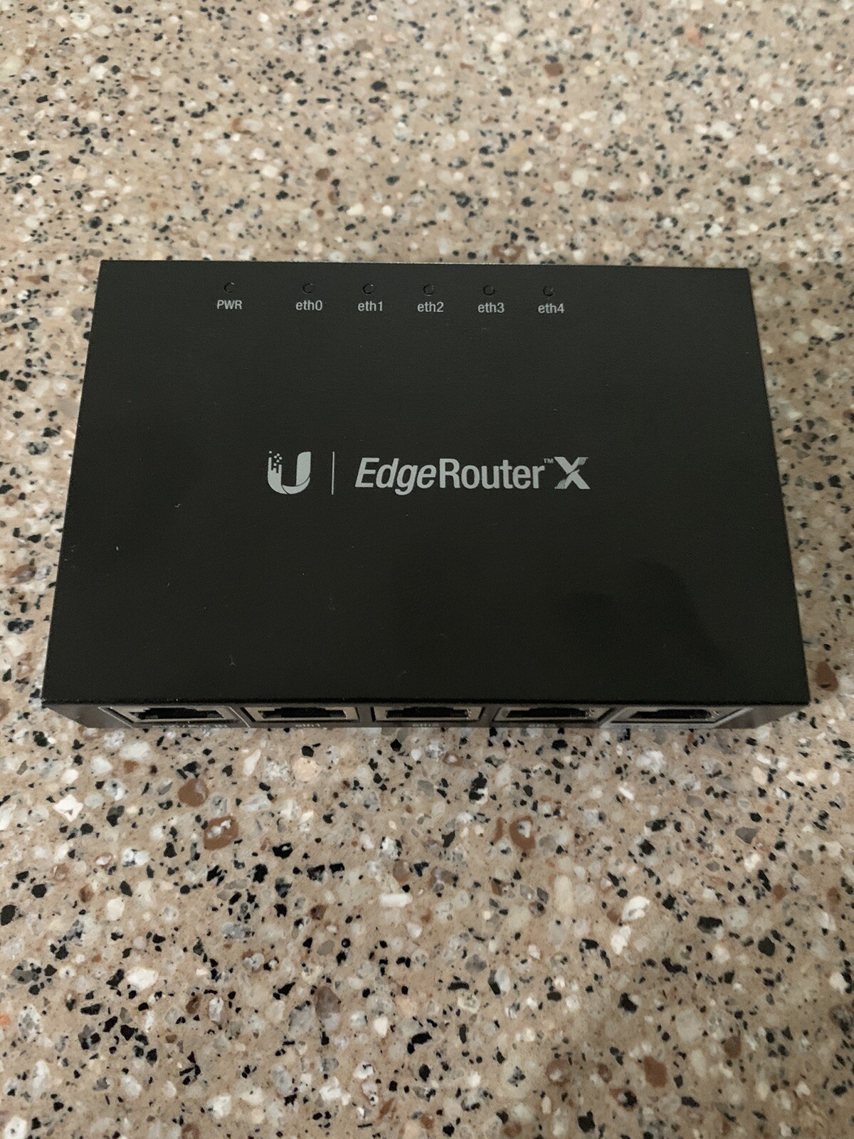 Ubiquiti Networks ER-X EdgeRouter X 5-Port Gigabit Wired Router ...