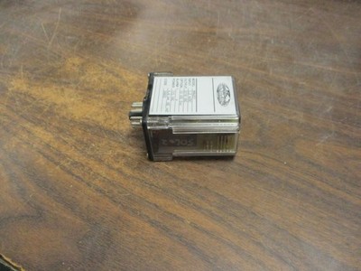 Wilkerson Mighty Module Relay MM4051 Input: 2.2mVDC Output: 0/10VDC ...