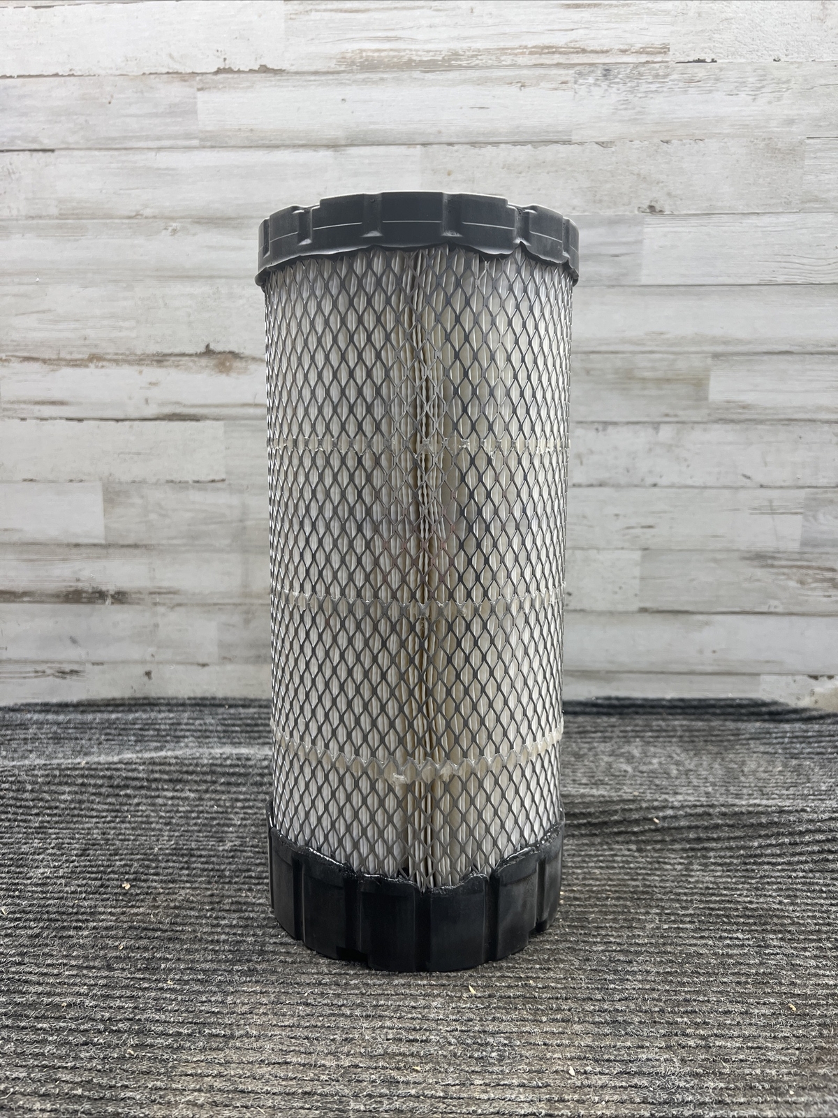 FLEETGUARD AF25960 - Air filter cross reference