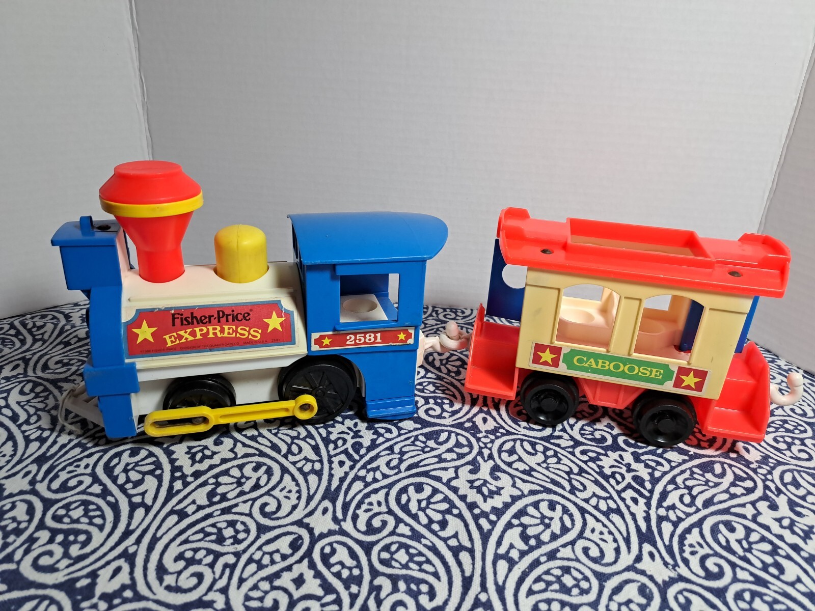 Vintage 1986 Fisher Price Express Train #2581 2 Cars -Engine and Caboose Q | eBay