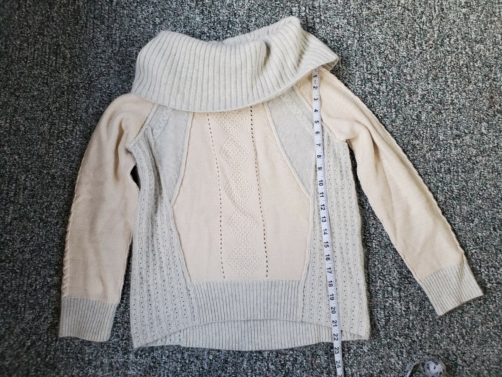 Sundance Cream/Gray Cowlneck Sweater size small - Gem