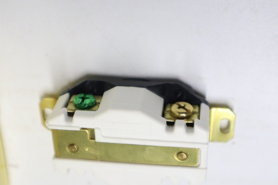 QTY (6) Hubbell HBL 2620 30A 250V Twist-Lock Receptacle L6-30R, New | eBay