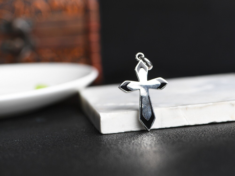 I05 Pendant Studded cross With Black Centre Sterling Silver 925 | eBay