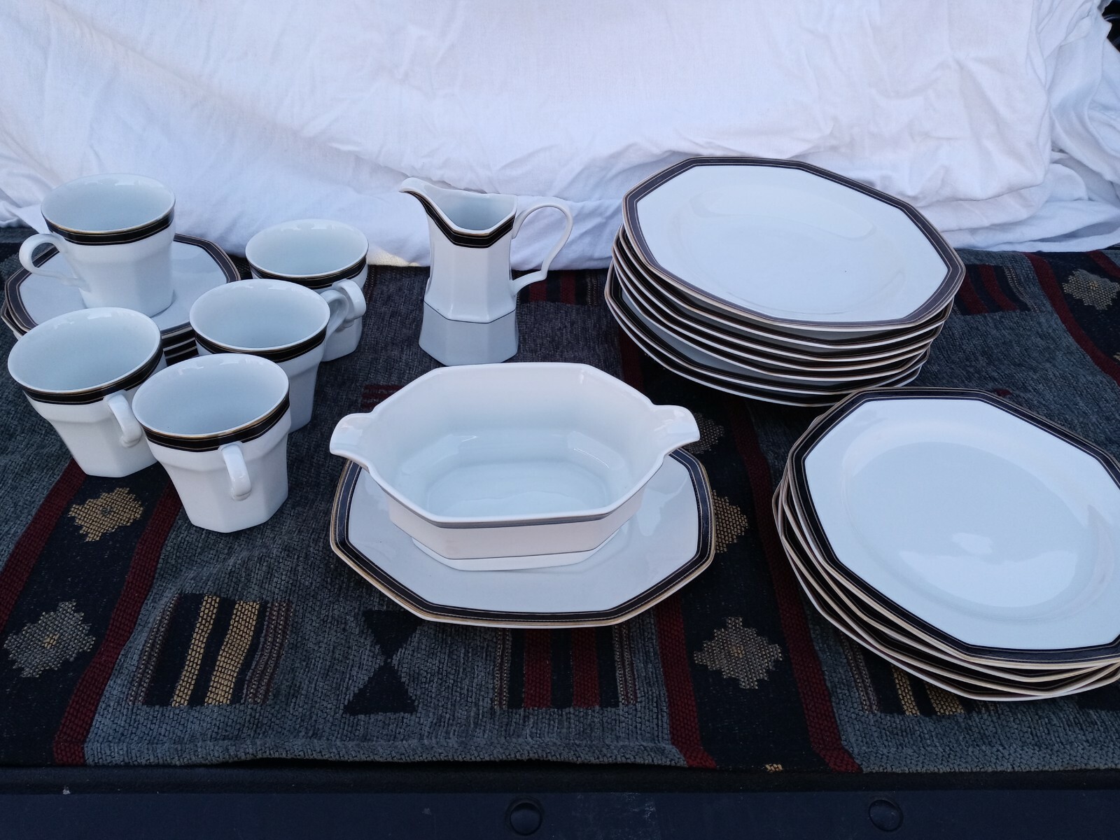 CHRISTOPHER STUART china BLACK DRESS y0009 pattern 28 piece SET SERVICE ...